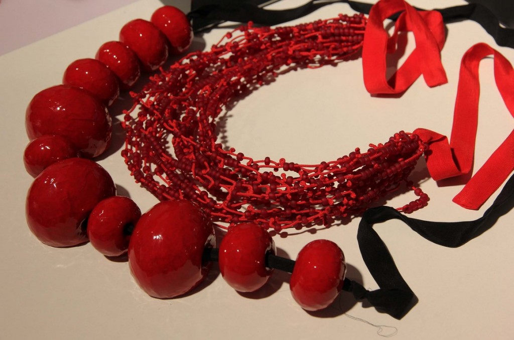 Maria Calderara bijoux et accessoires textiles - United Fashion For Peace